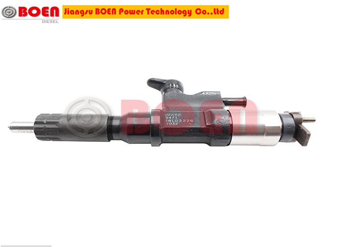 O injetor diesel de 4HK1 6HK1 Denso provê de bocal o baixo consumo de ...